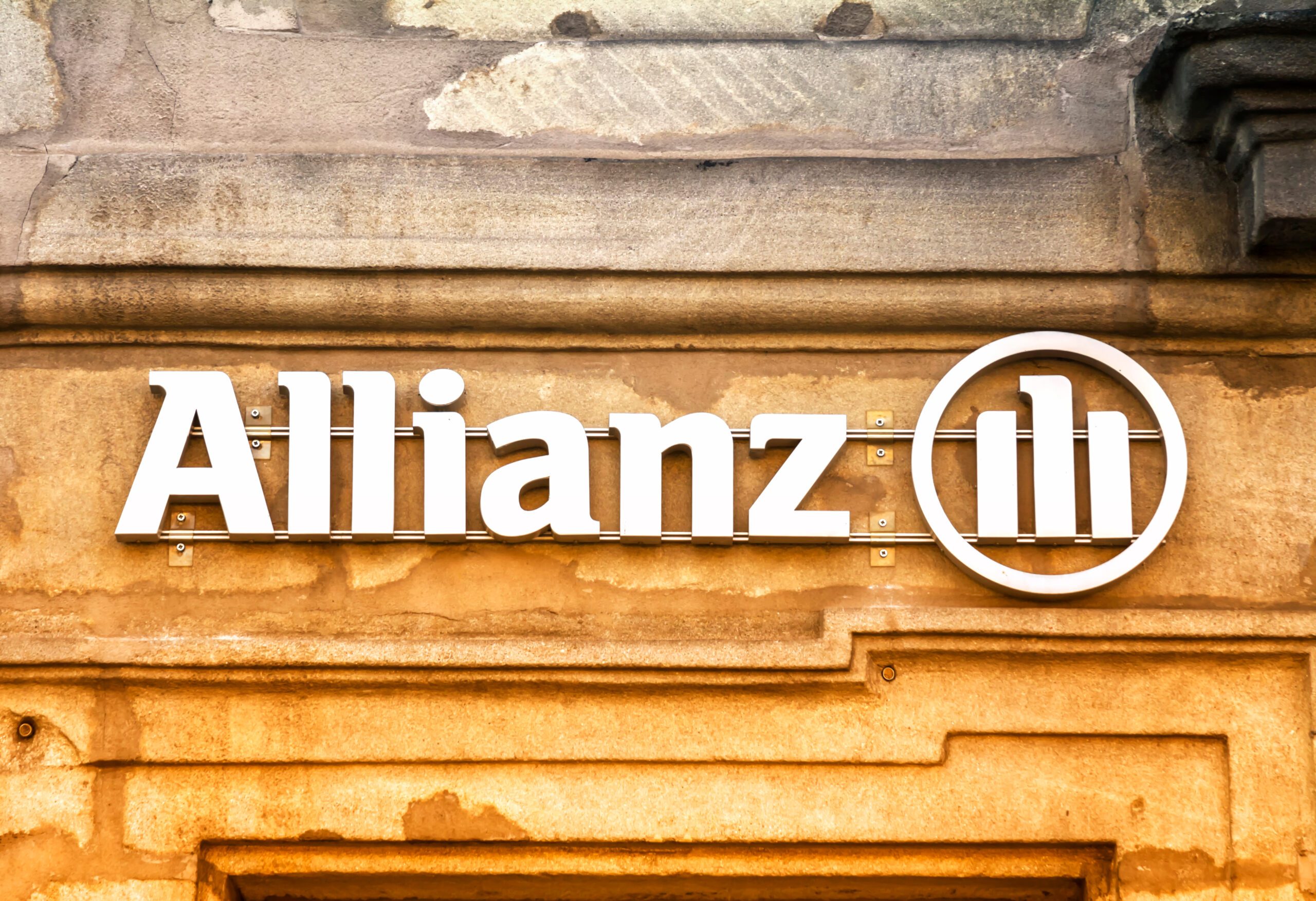 Allianz launches new payment services for B2B ecommerce