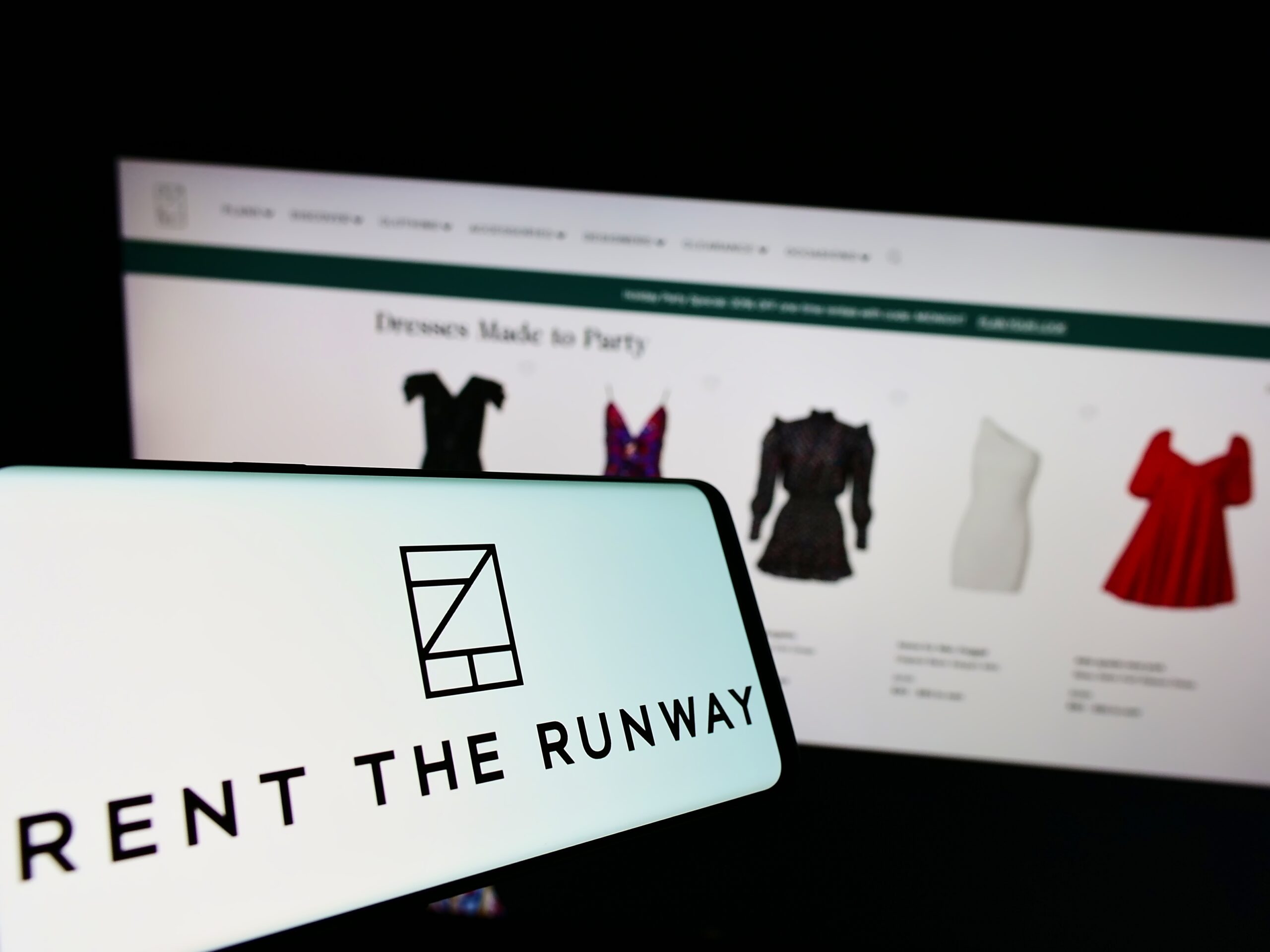 Rent the Runway earnings: flat revenue, high customer satisfaction