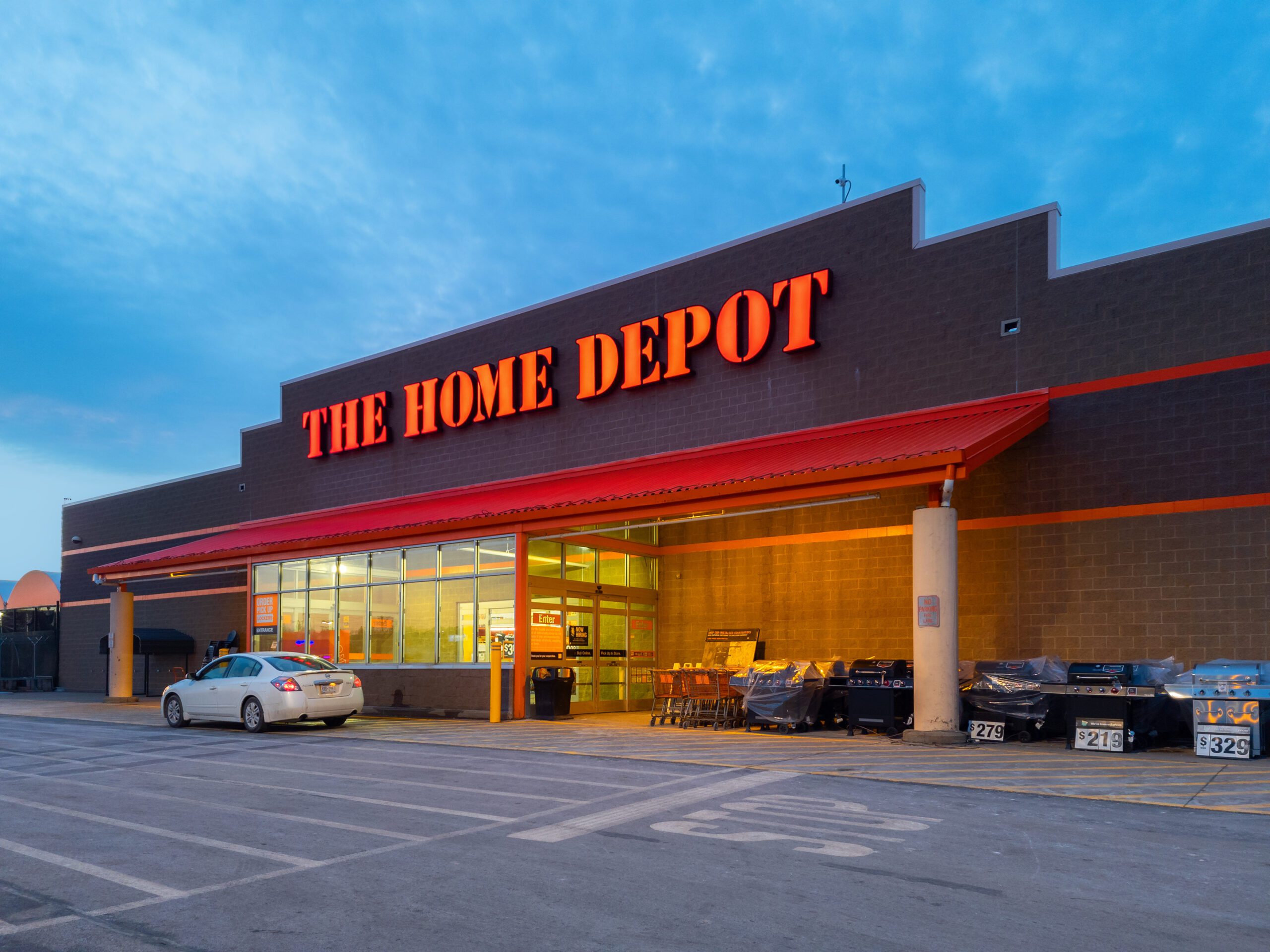 Home Depot acquisition helps Q4 total sales outpace online sales