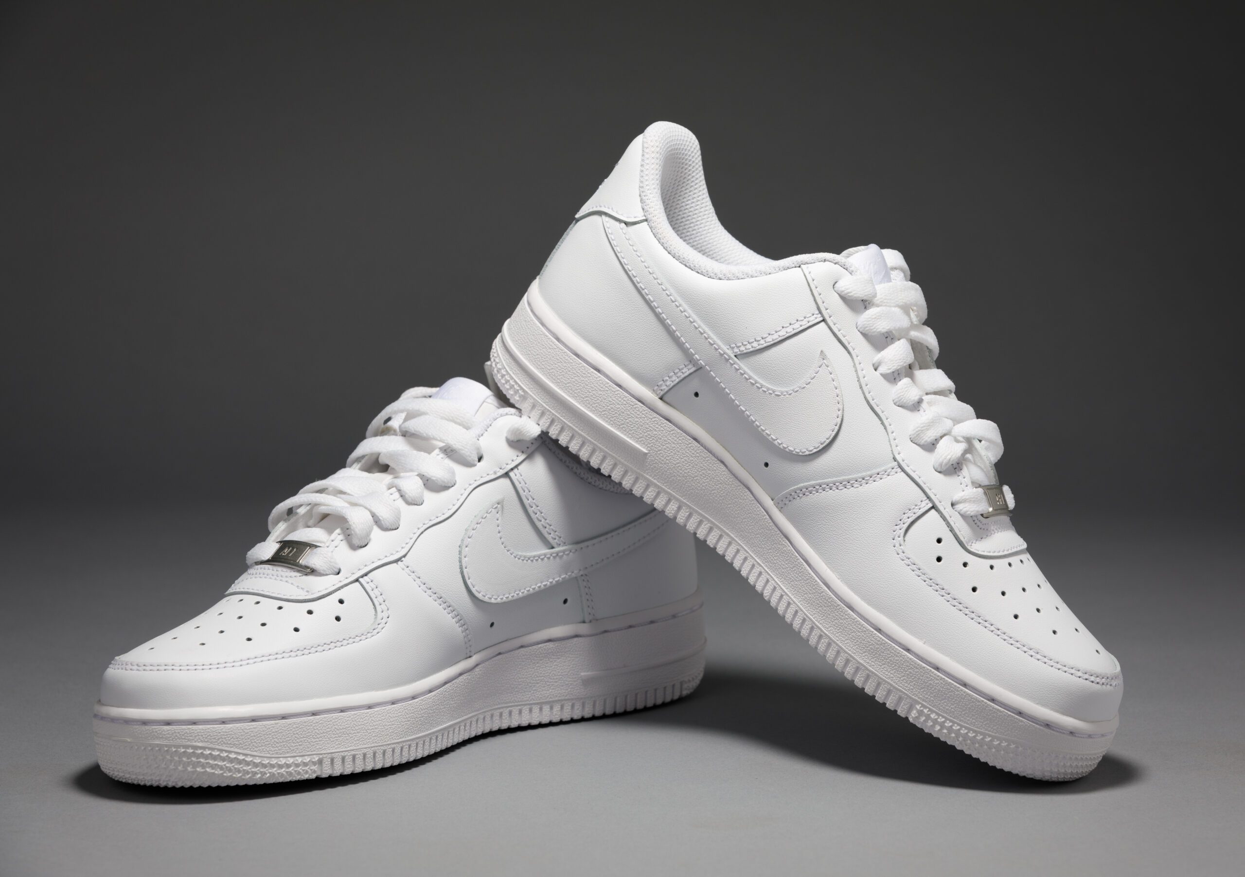 Nike Digital sales sink in Q4, tariffs to impact revenue