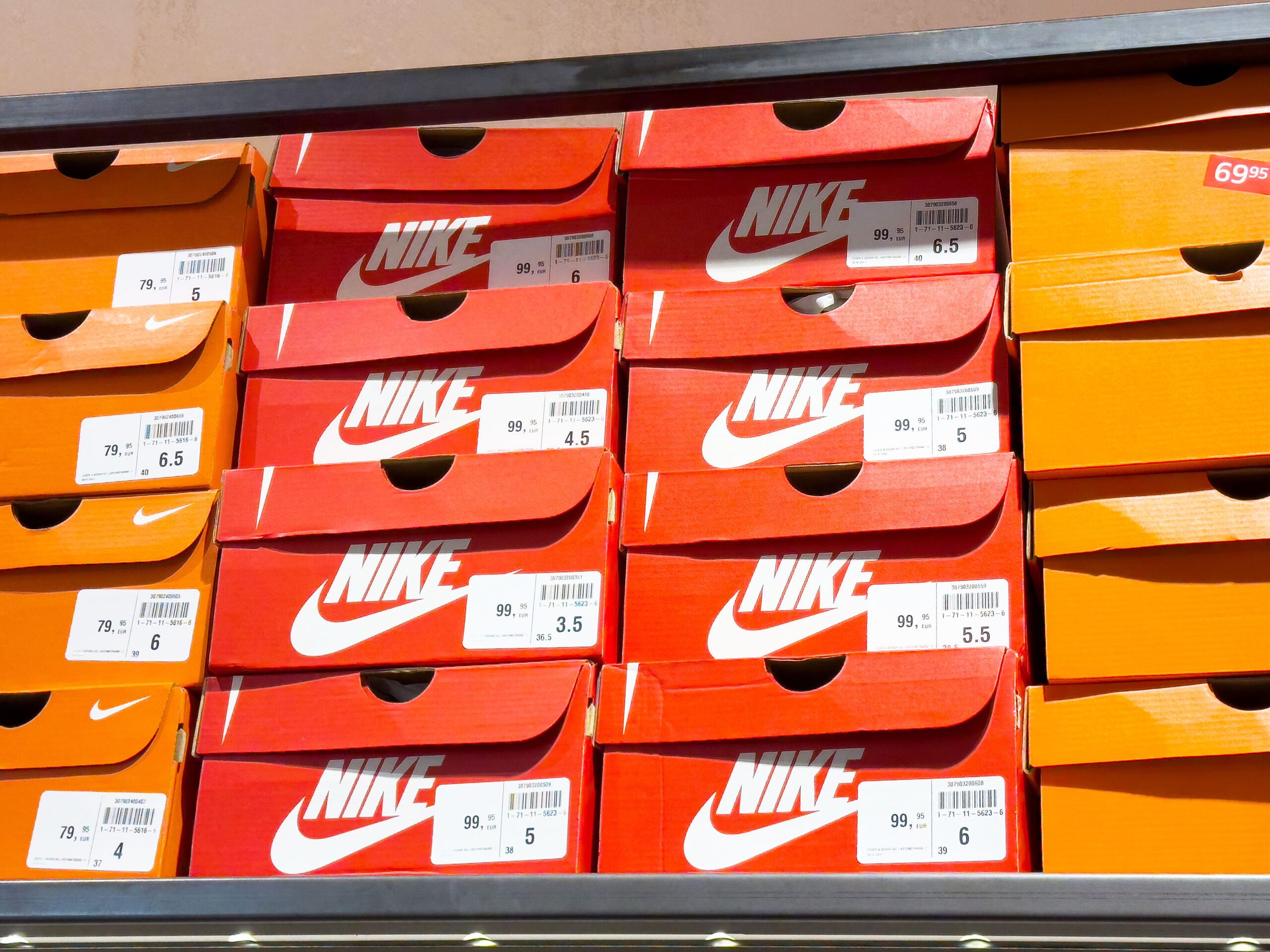 Nike Digital sales continue steep drop in Q1