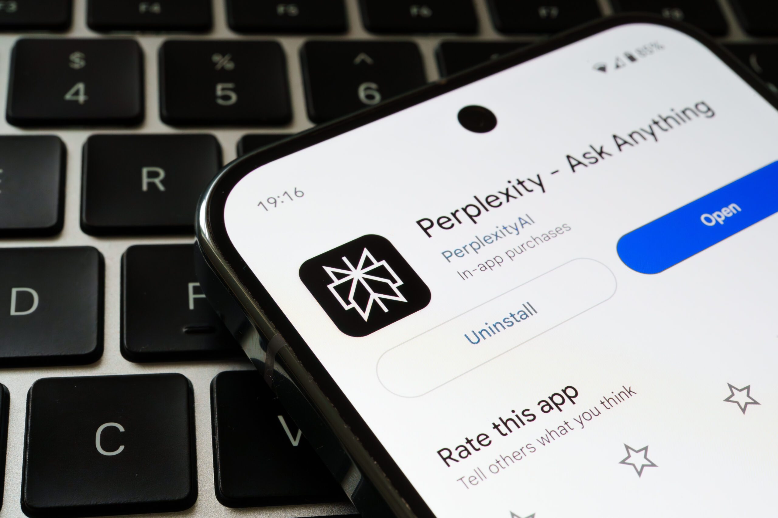Amazon-Perplexity clash exposes AI fault line in B2B ecommerce