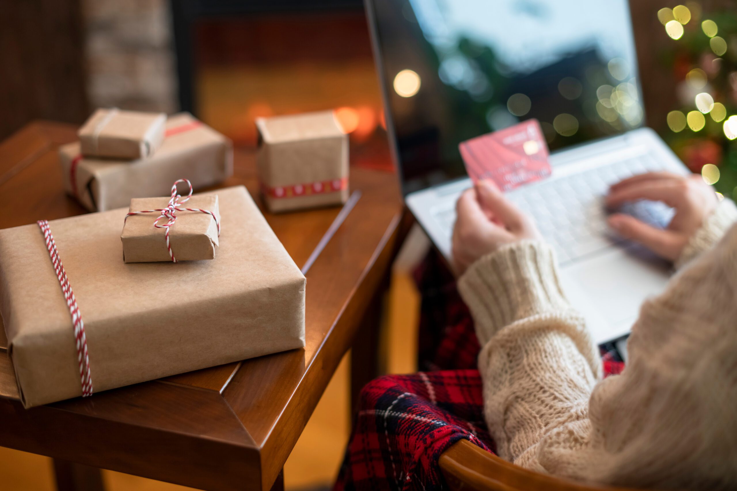 Cyber 5 2025: Black Friday online sales vs. Cyber Monday